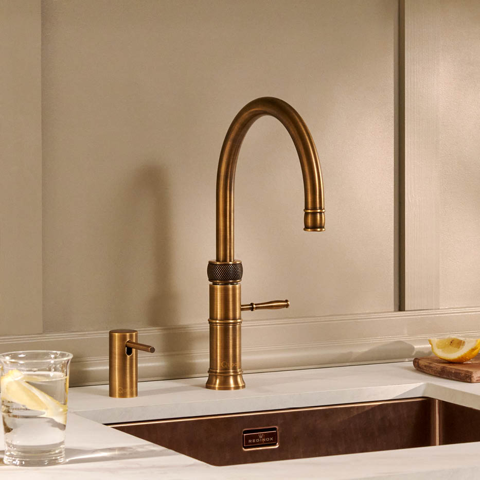 Fusion messing patina: een laag die ontsaat door oxidatie